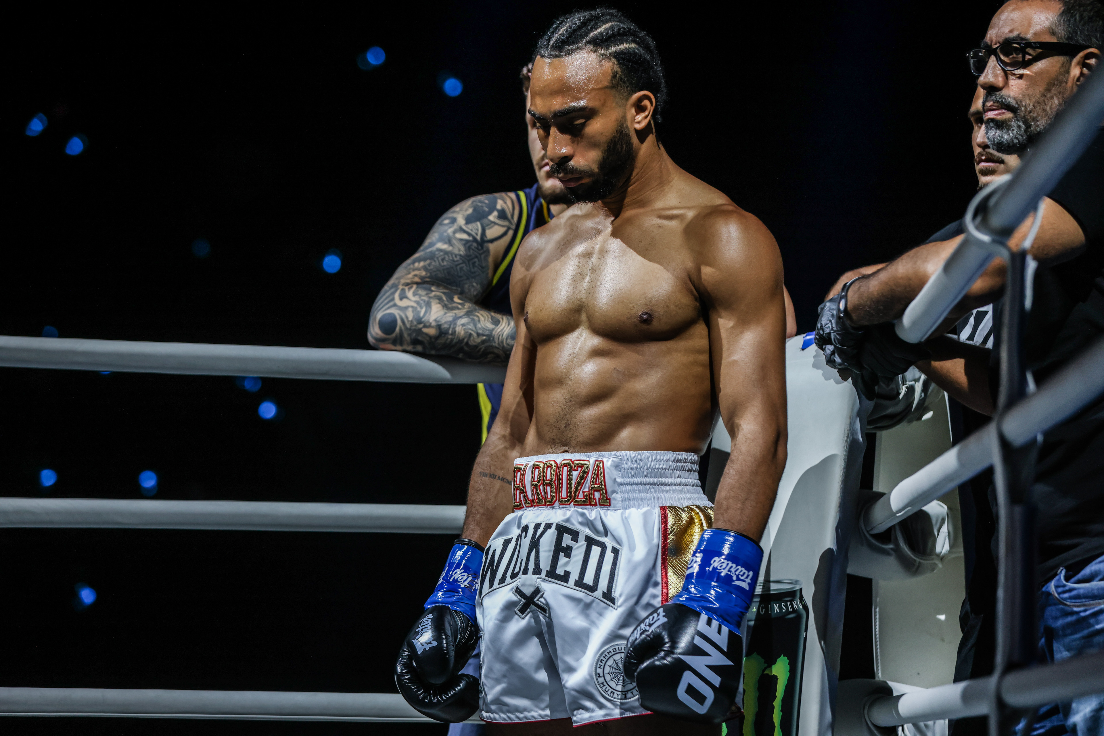 Un enfant du 20e champion du monde de kick boxing - Mairie du 20ᵉ