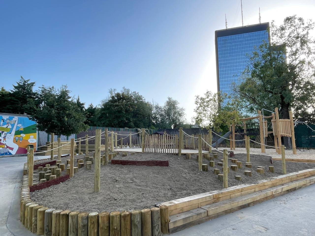 Les cours de récréation transformées en "oasis" - Mairie du 20ᵉ