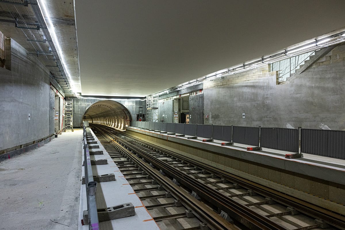 La ligne 11, prolongée de six stations, circule sur - Ville de Paris