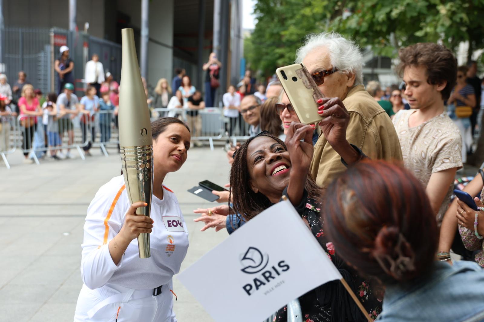 The Olympic flame in Paris: "The relay is really - Ville de Paris