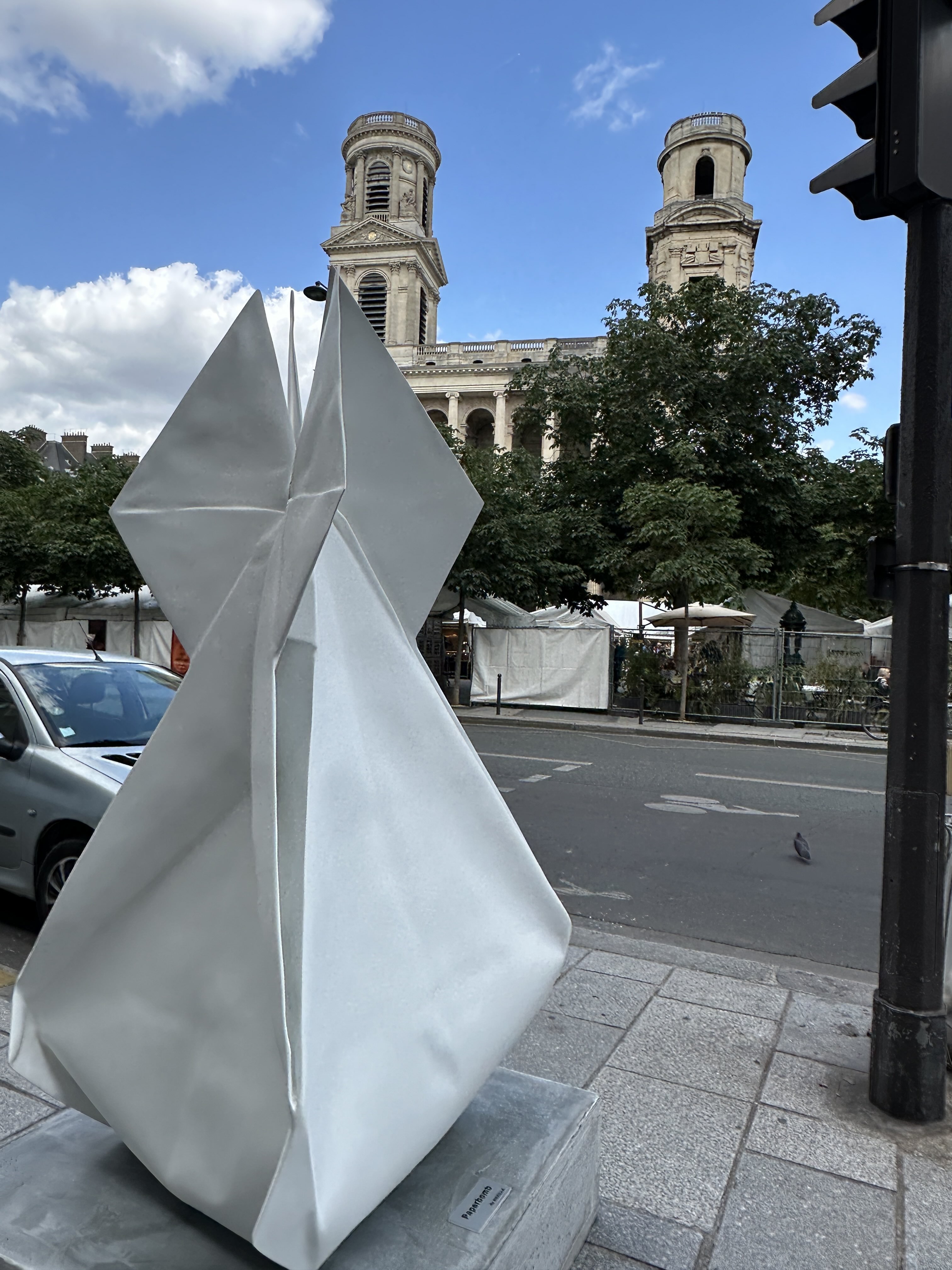 L'origami de paix de Nezilla, "Paperbomb" s'expose - Mairie du 6ᵉ